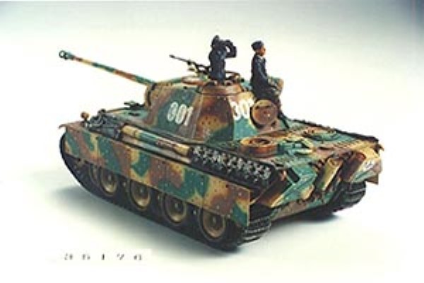 TAM35176 Tamiya 1/35 Scale Panther G Late Version - snmstuff.co.uk